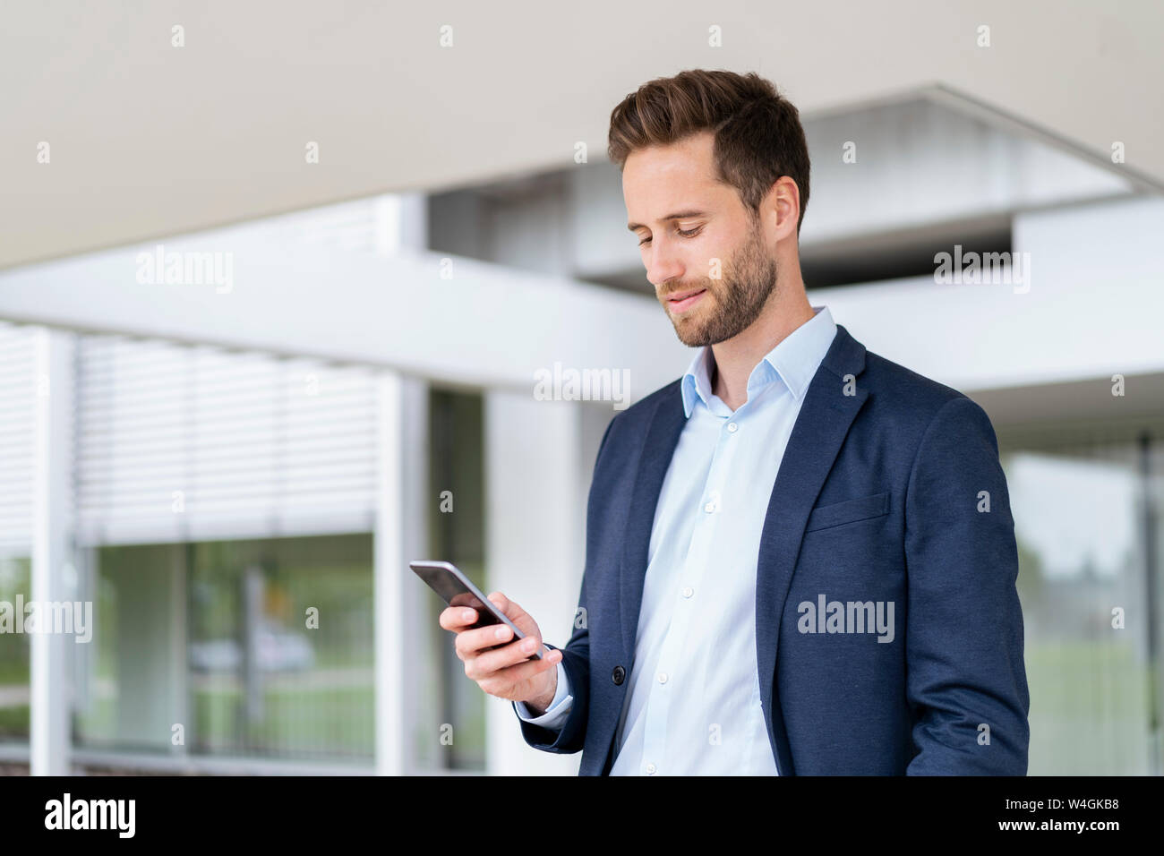 Phone standing hi-res stock photography and images - Alamy