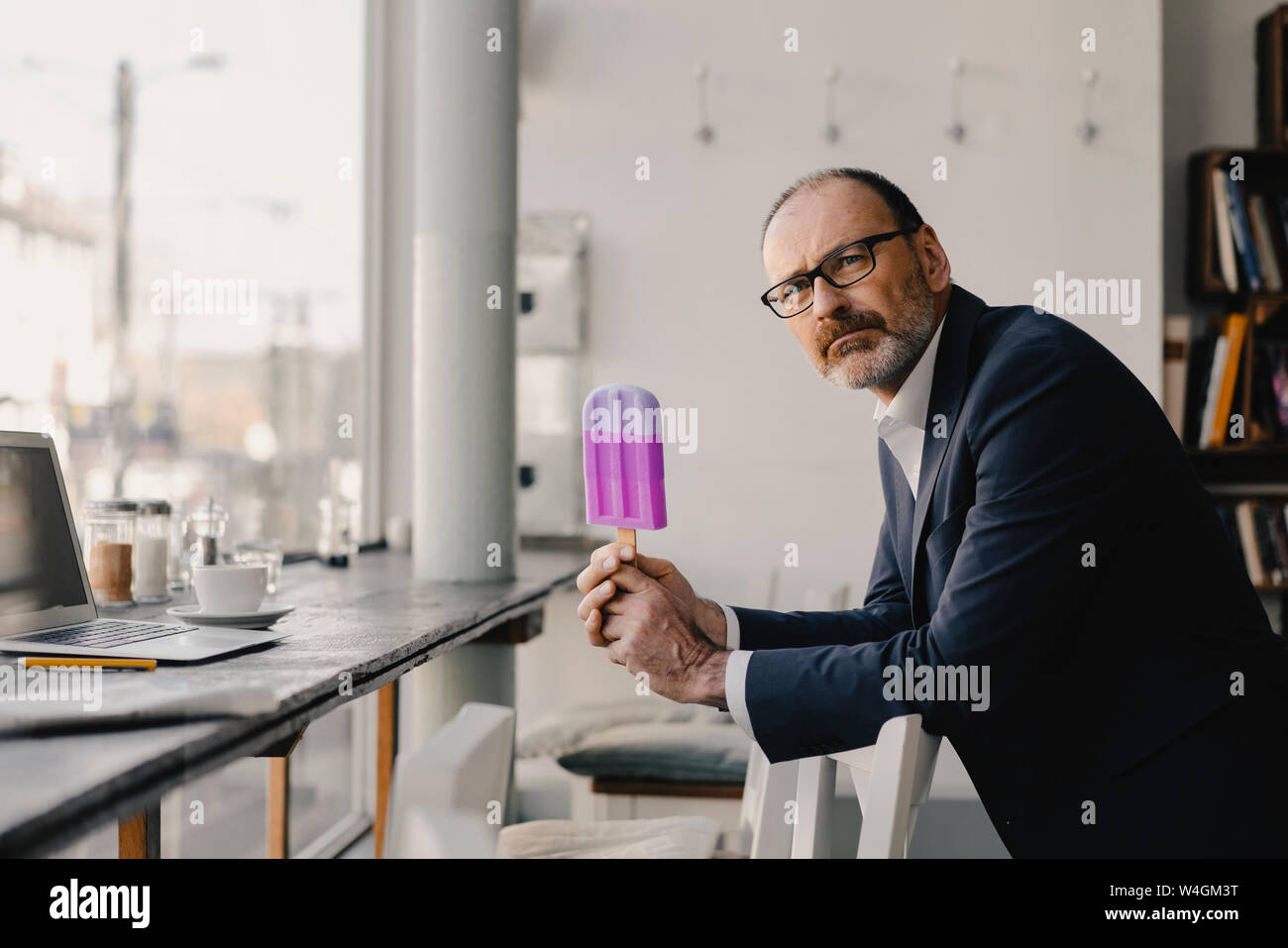 Businessman fake hi-res stock photography and images - Alamy