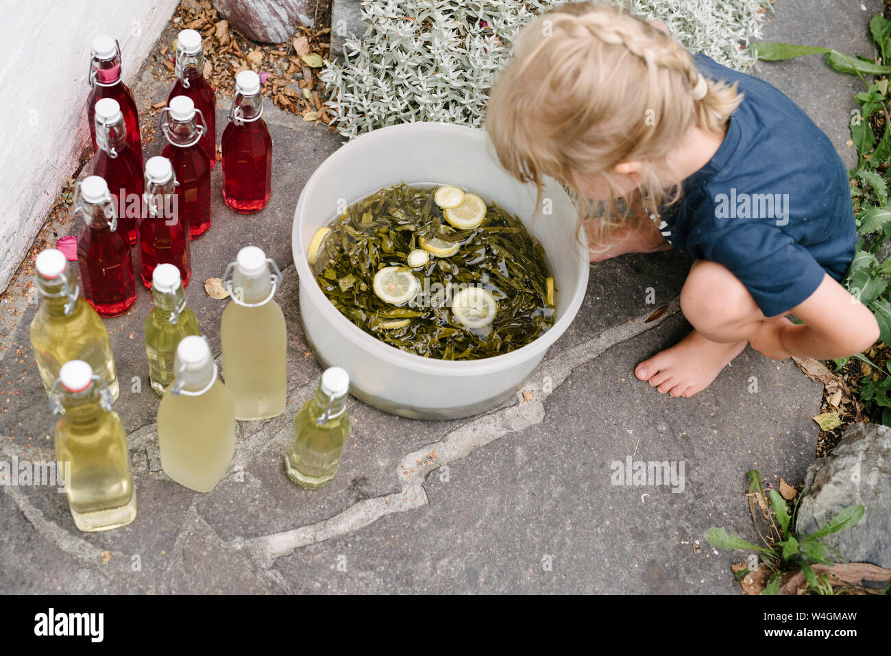 Tub making hi-res stock photography and images - Alamy