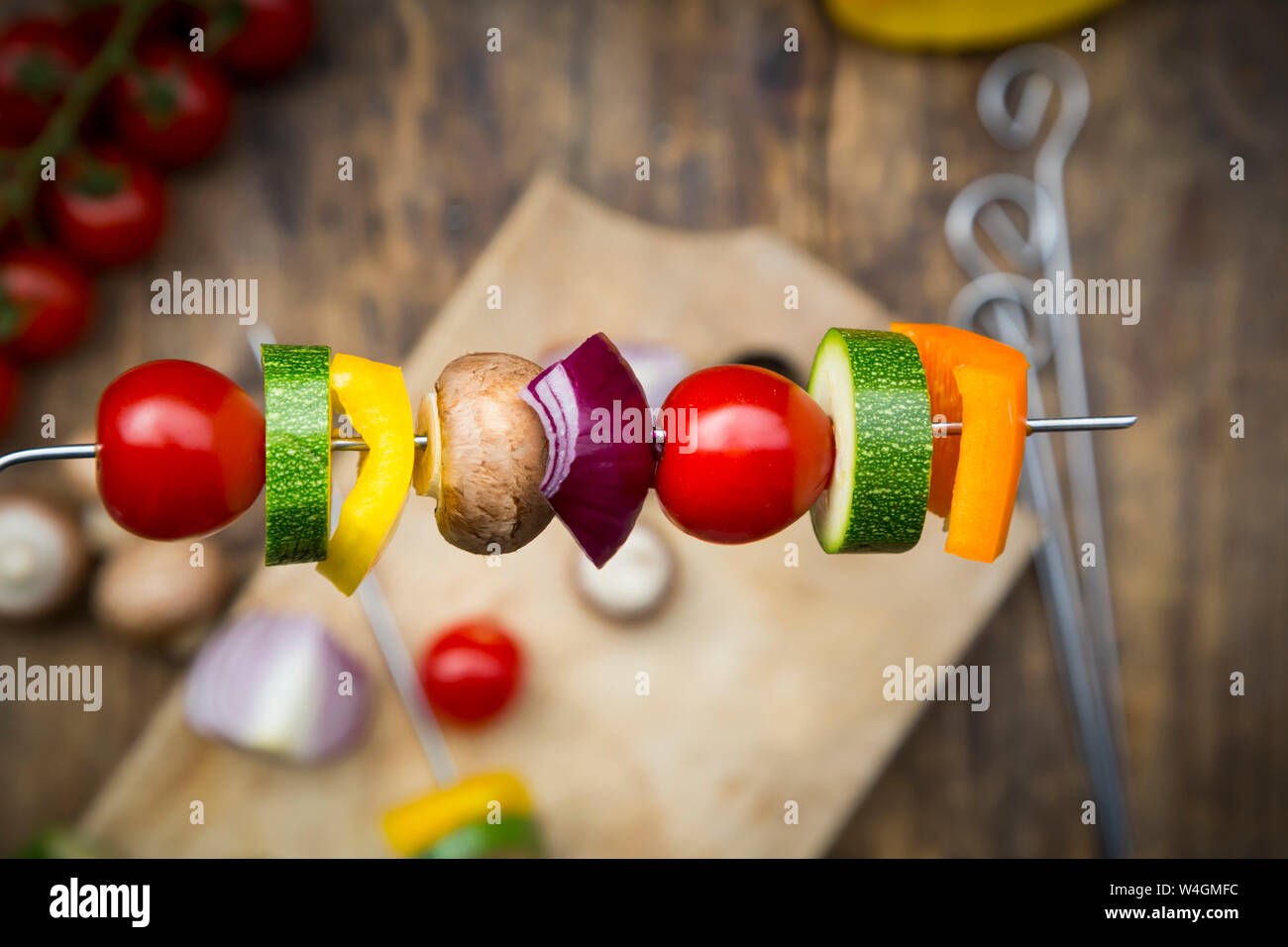 Preparation of vegetable skewers Stock Photo - Alamy
