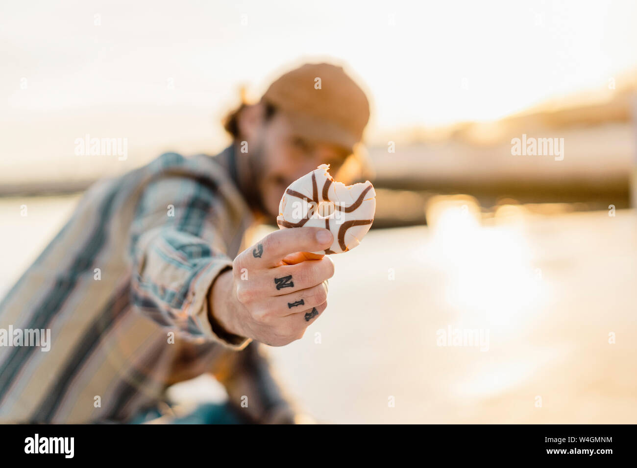 Bitten hand hi-res stock photography and images - Alamy