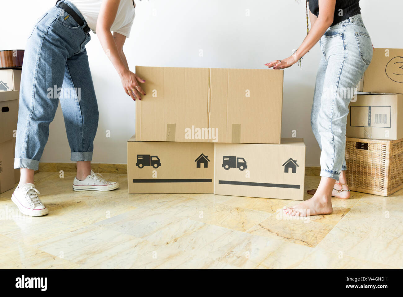 New friends hi-res stock photography and images - Alamy