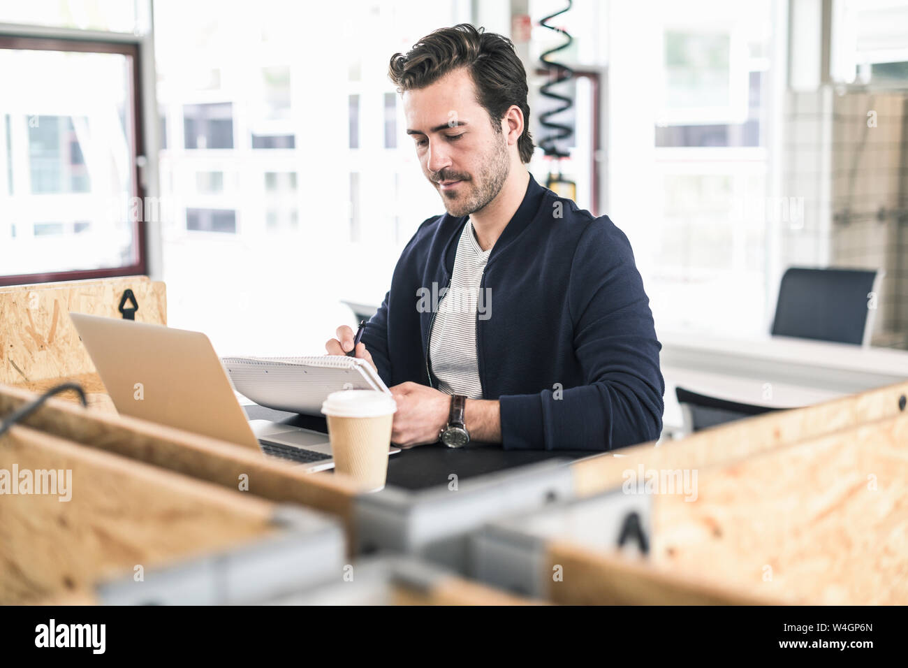 Coworking space office hi-res stock photography and images - Alamy