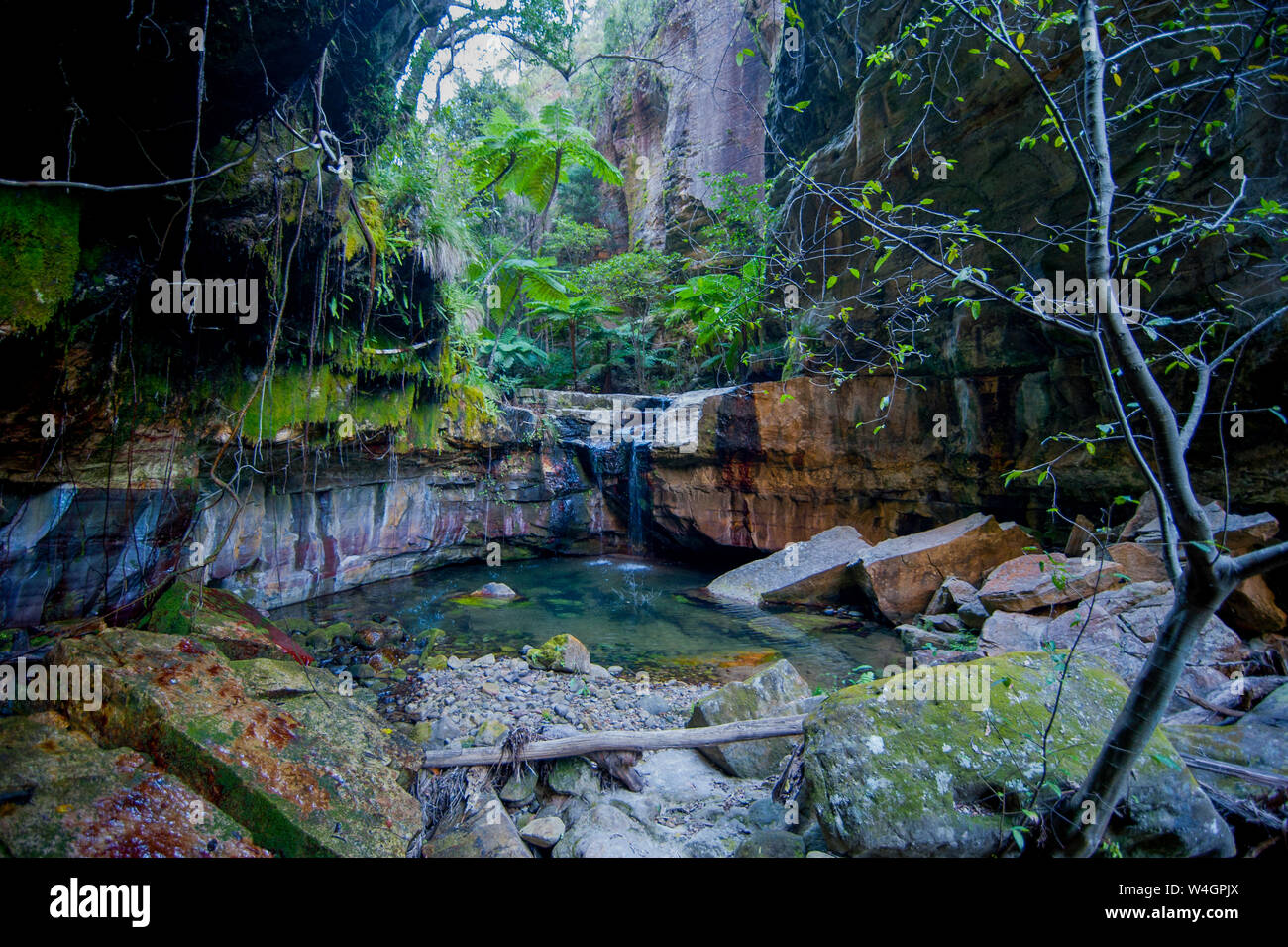 Crack rock hi-res stock photography and images - Alamy