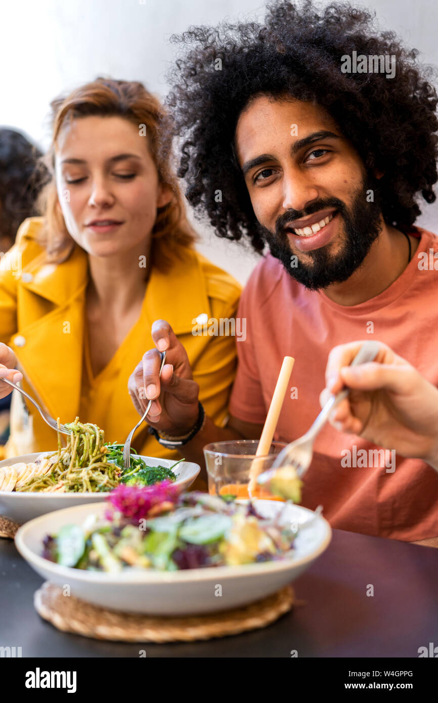 Restaurant friends pasta hi-res stock photography and images - Alamy