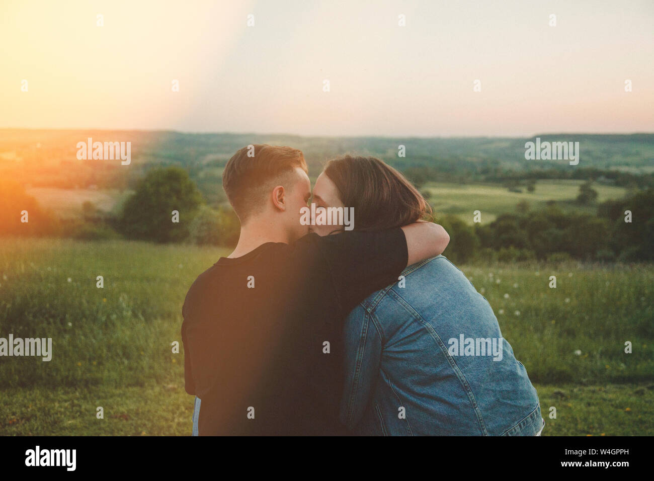 Lovers kissing hi-res stock photography and images - Alamy