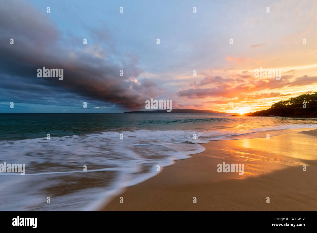 Big Beach at sunset, Makena Beach State Park, Maui, Hawaii, USA Stock ...