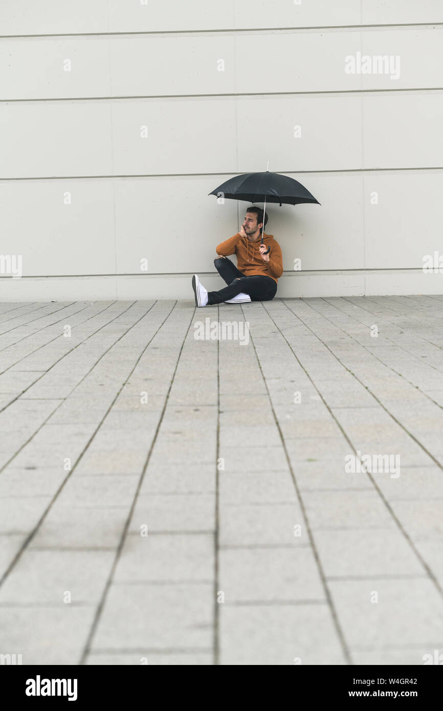 Uncertain man hi-res stock photography and images - Alamy