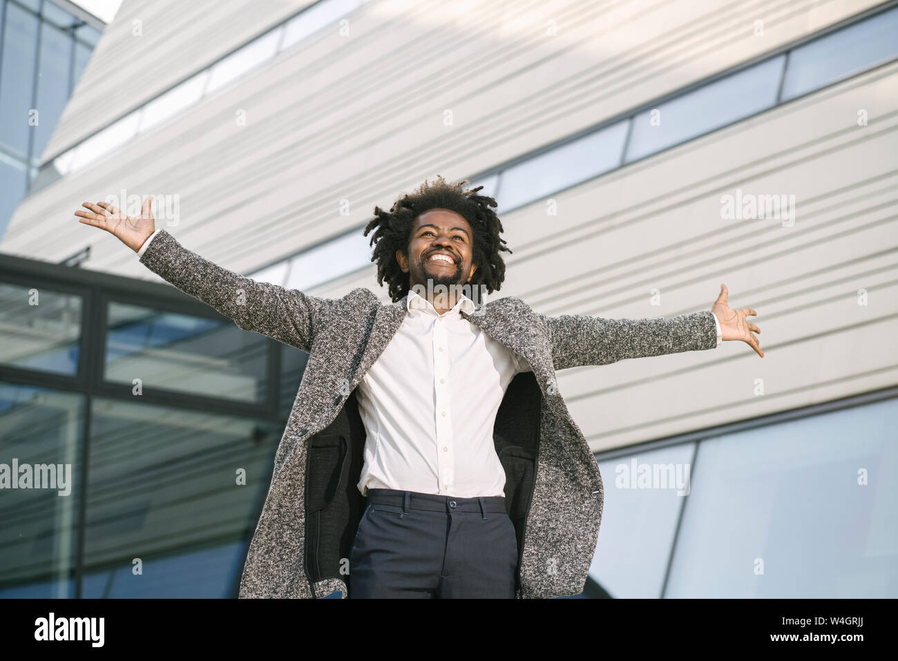 Cheering outside hi-res stock photography and images - Alamy