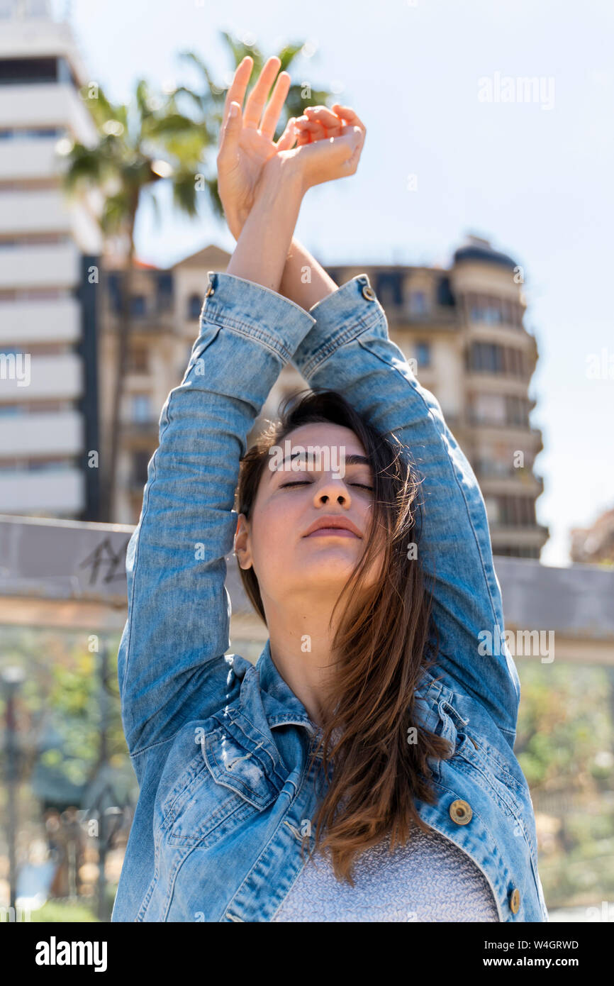 Head raised high hi-res stock photography and images - Alamy