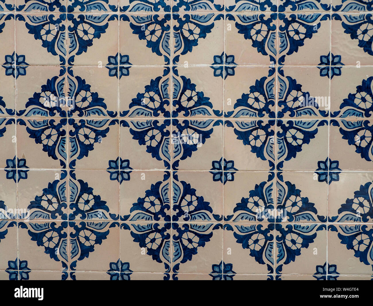 Tiled house hi-res stock photography and images - Alamy