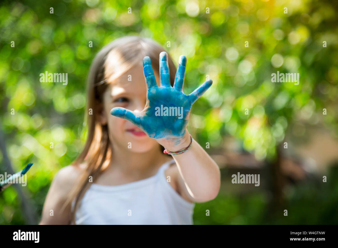 Girls palm hi-res stock photography and images - Alamy