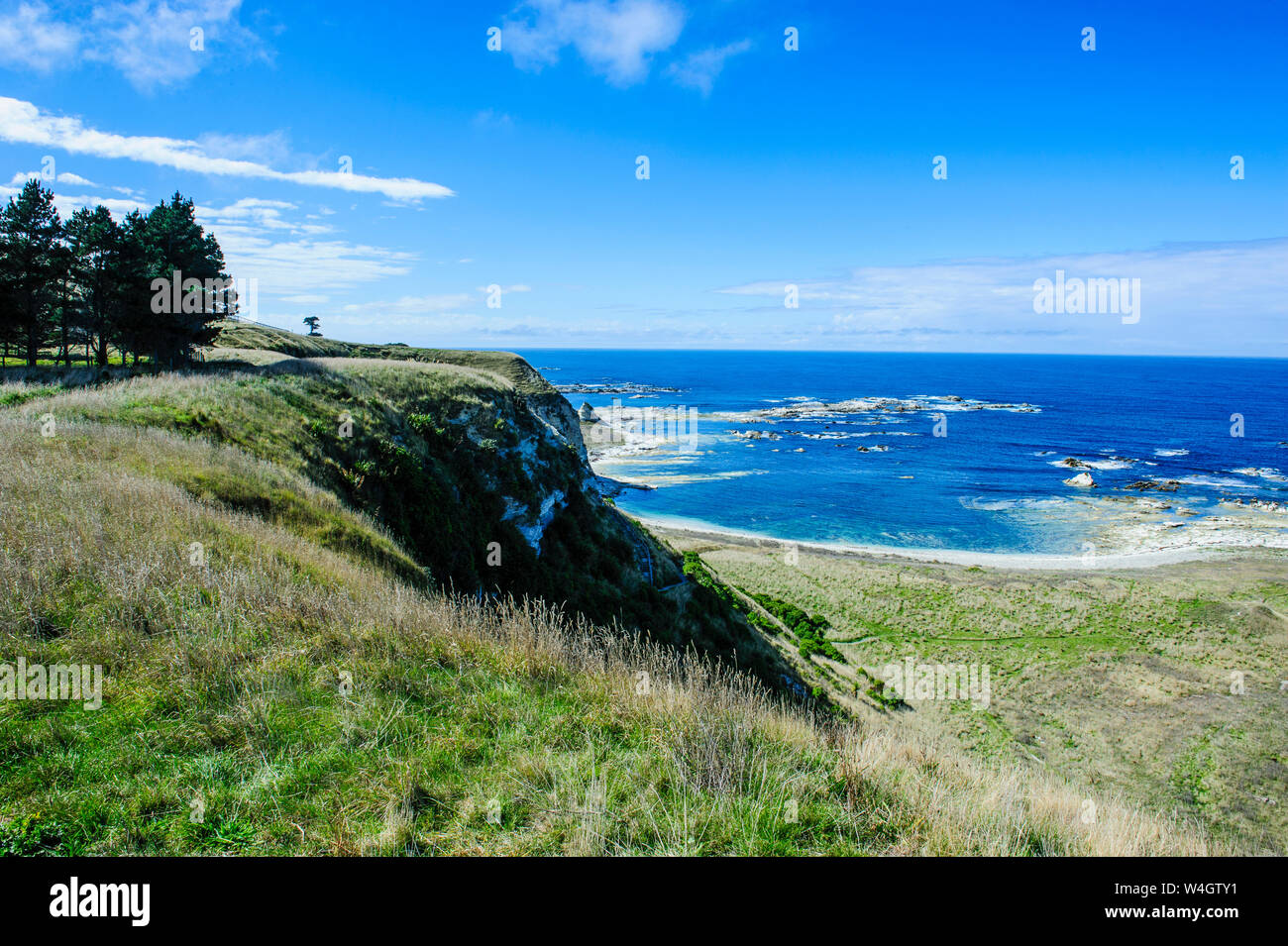 Cliff over water hi-res stock photography and images - Alamy