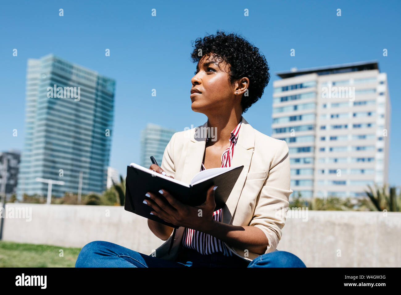 Woman writing content on hi-res stock photography and images - Alamy