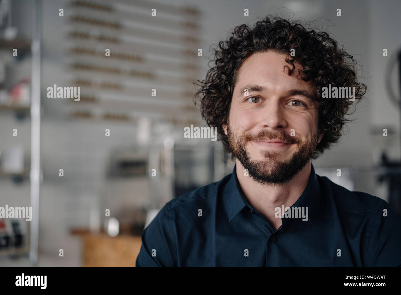 Behind counter coffee shop hi-res stock photography and images - Alamy