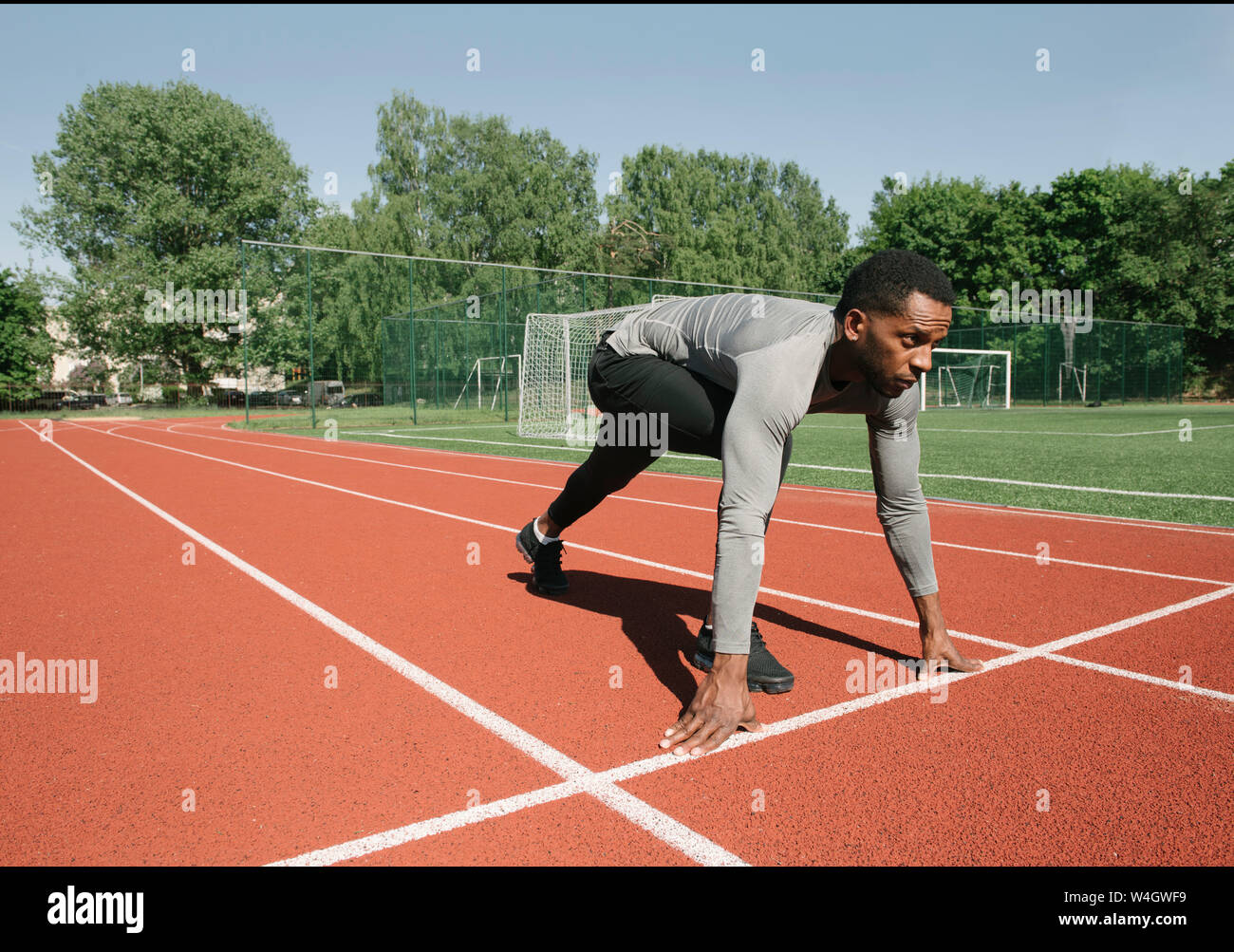 African track runner hi-res stock photography and images - Alamy