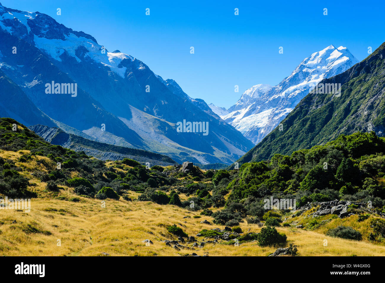 Mount Cook, highest mountain in the Mount Cook National Park, South ...