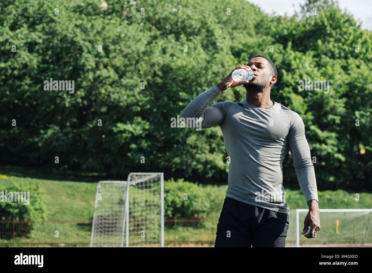 Soccer player drinking drink hi-res stock photography and images - Alamy