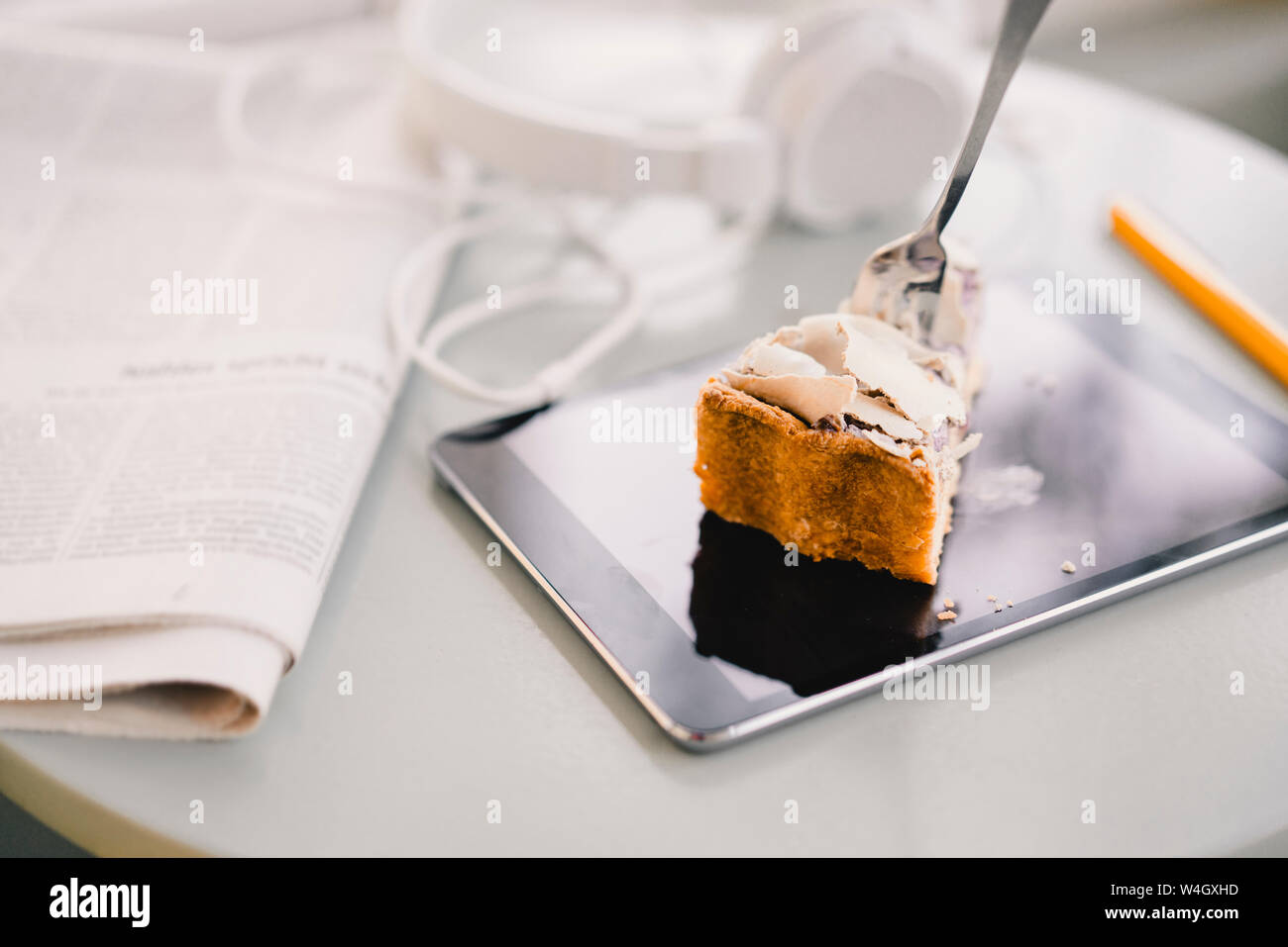 Tablet digital unusual hi-res stock photography and images - Alamy