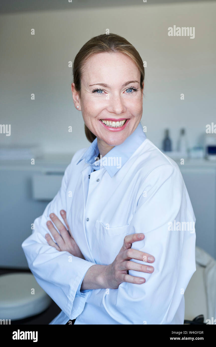 Medical overall hi-res stock photography and images - Alamy