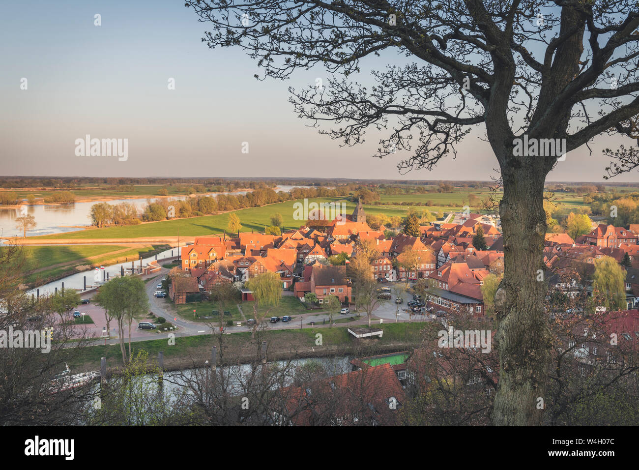 Vineyard and townscape hi-res stock photography and images - Alamy