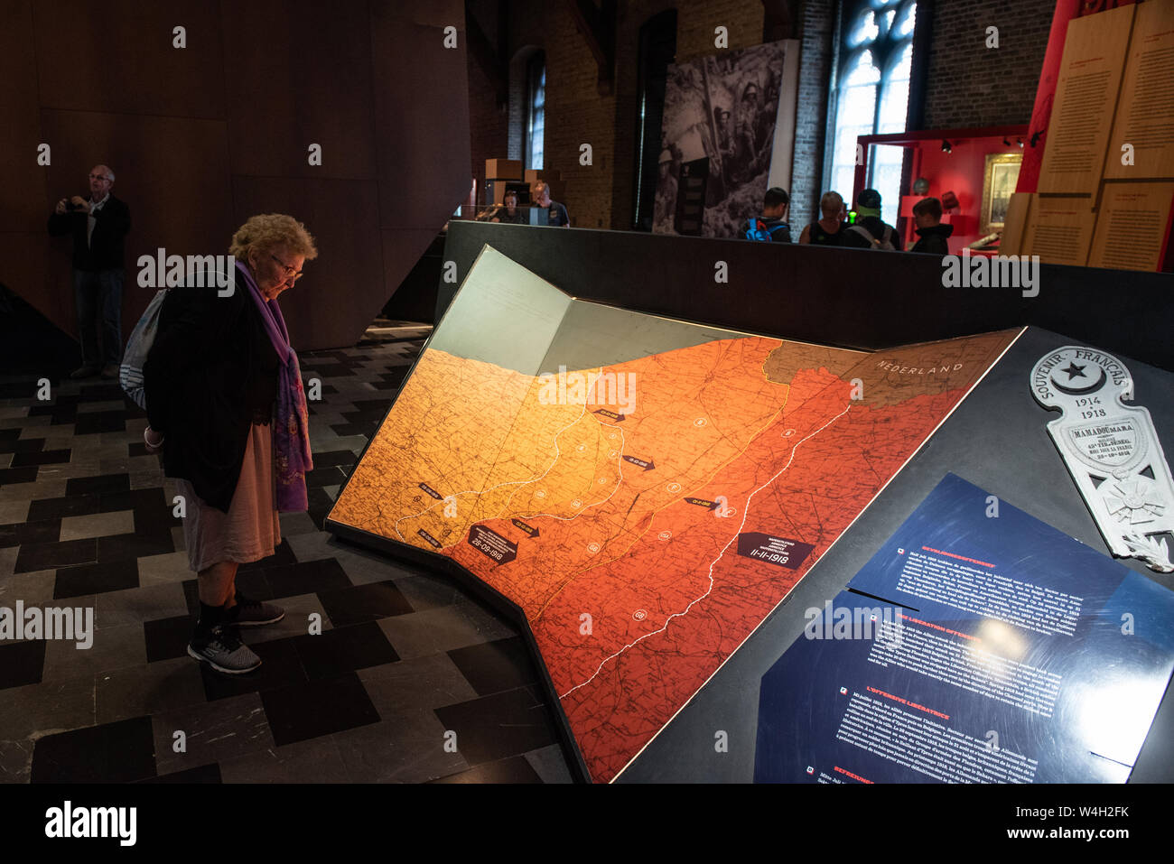 België. Ieper. In Flanders Field Museum. Foto: Gerrit de Heus Belgium ...