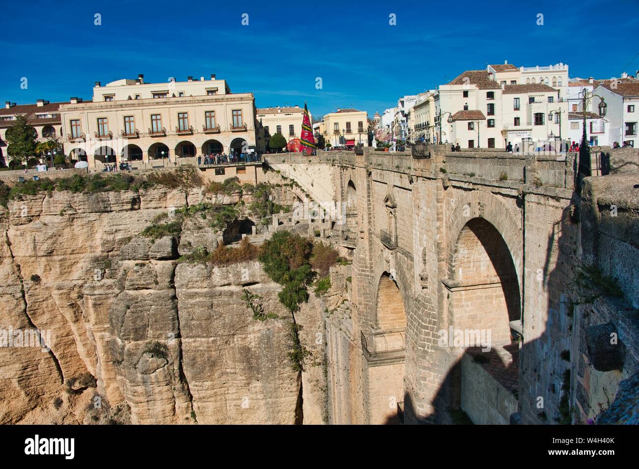 View of the "Tajo de Ronda" with the Parador de Turismo at the ...