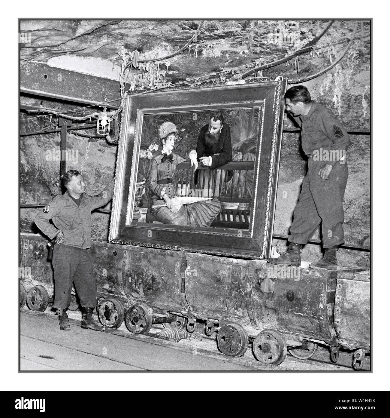 Ww2 mine hi-res stock photography and images - Alamy