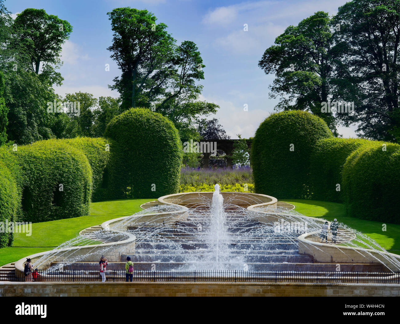 The cascade alnwick gardens hi-res stock photography and images - Alamy