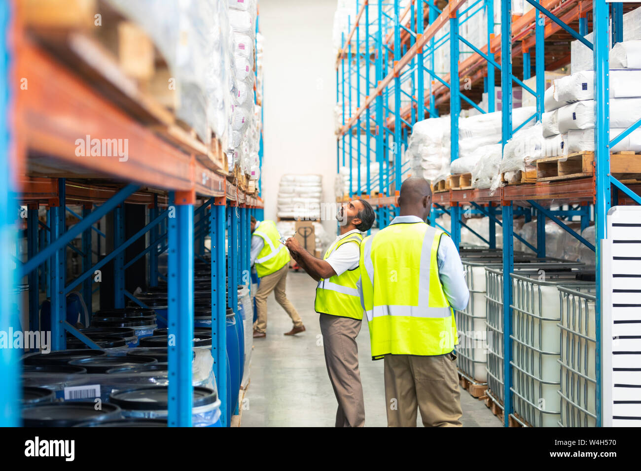 Male workers hi-res stock photography and images - Alamy