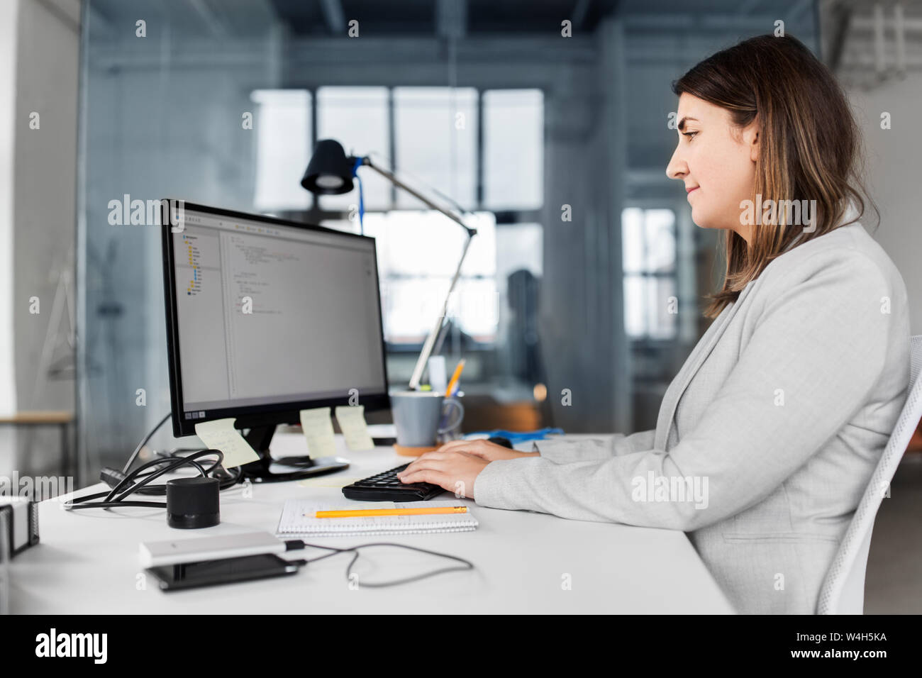 Female computer programmer coding hi-res stock photography and images ...