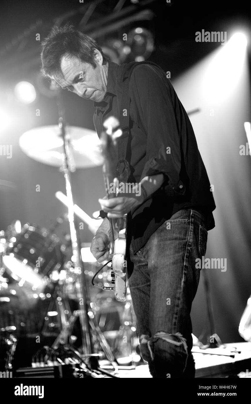 Mission of burma band hi-res stock photography and images - Alamy