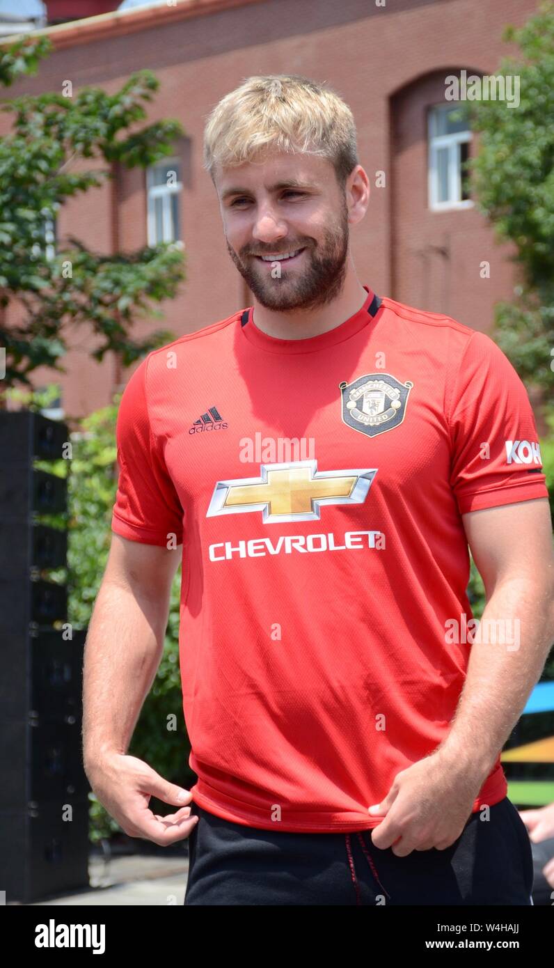 Luke shaw of manchester united hi-res stock photography and images - Alamy