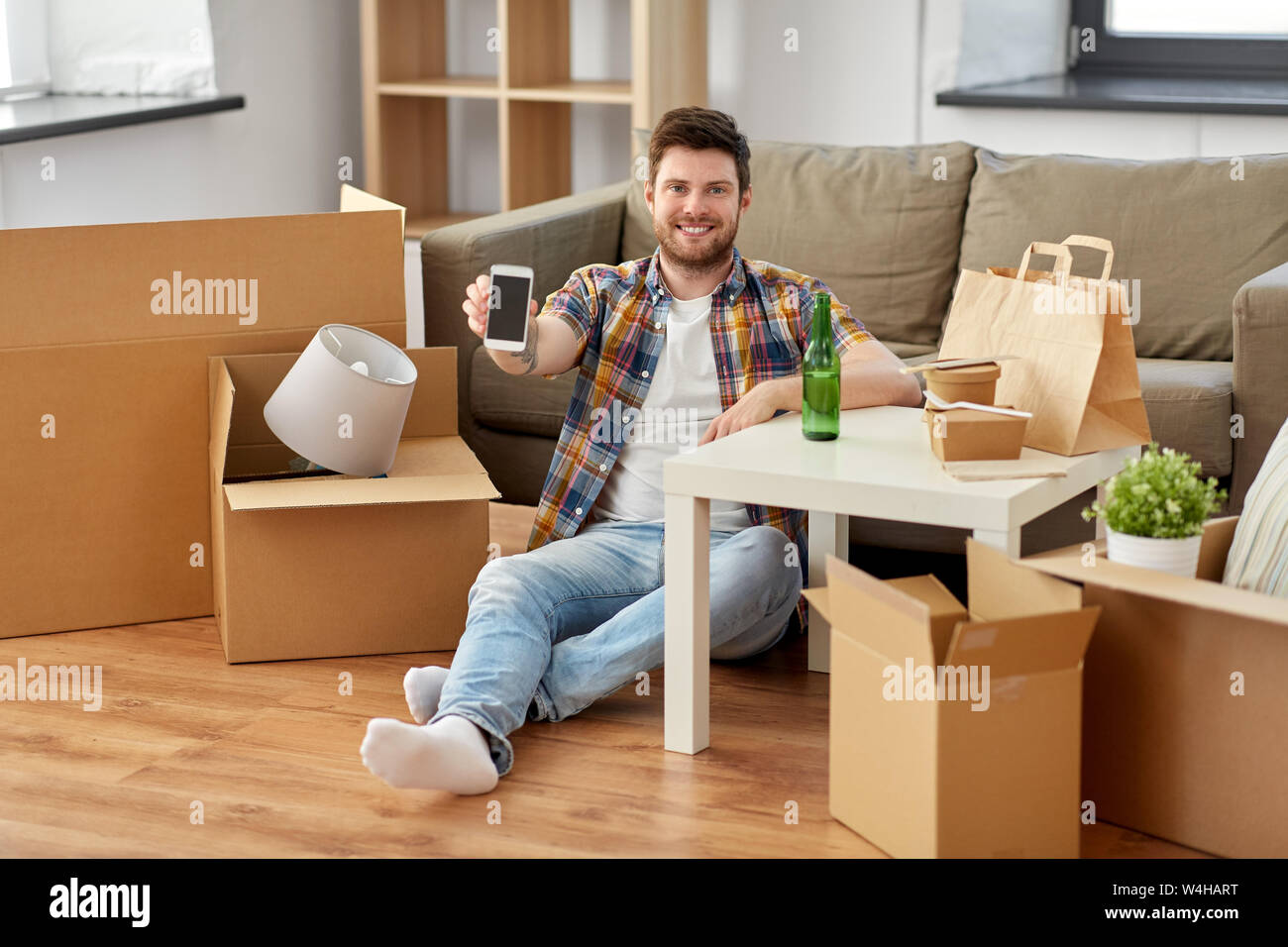 Moving food hi-res stock photography and images - Alamy