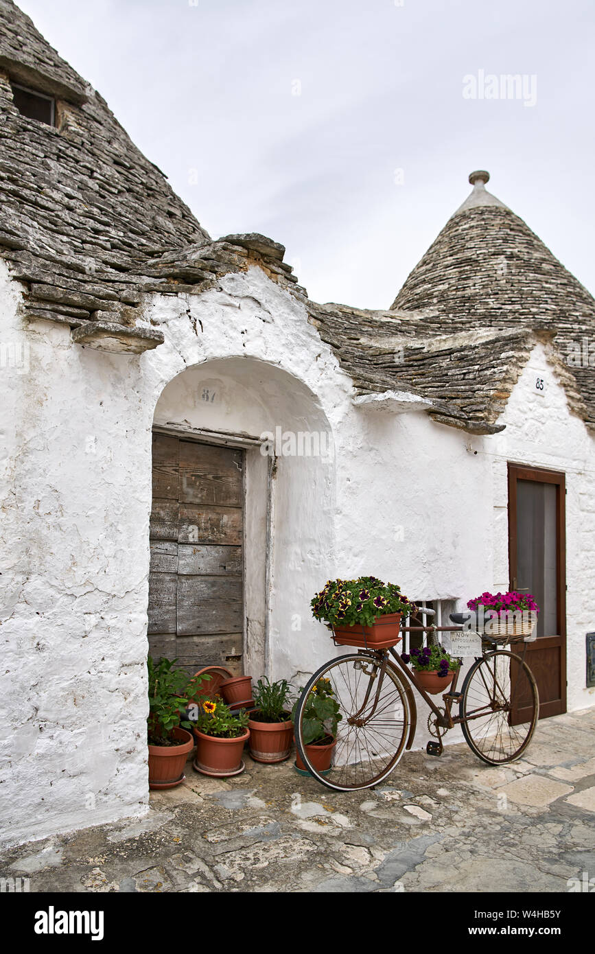 Trulli houses in alberobello hi-res stock photography and images - Alamy