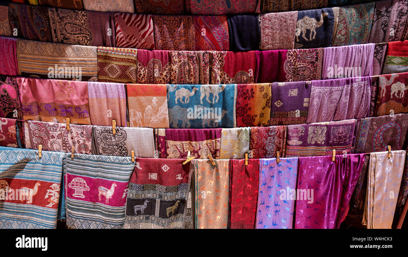 Traditional Jordanian Scarfs in Petra, Jordan Stock Photo - Alamy