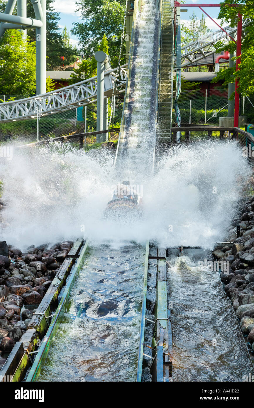 Vertical drop thrill ride hi-res stock photography and images - Alamy