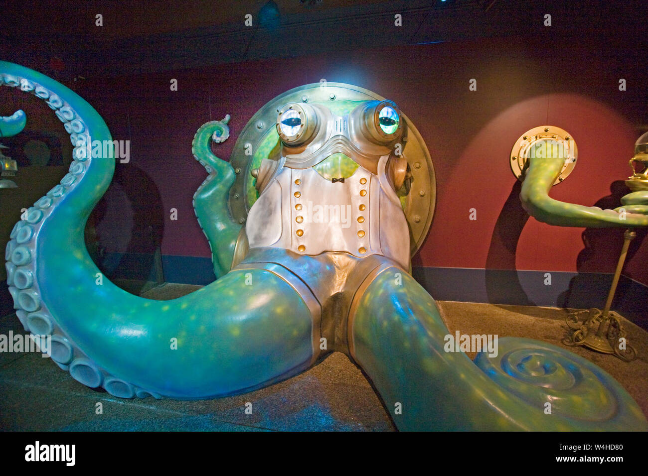 Marine life exhibit hi-res stock photography and images - Alamy