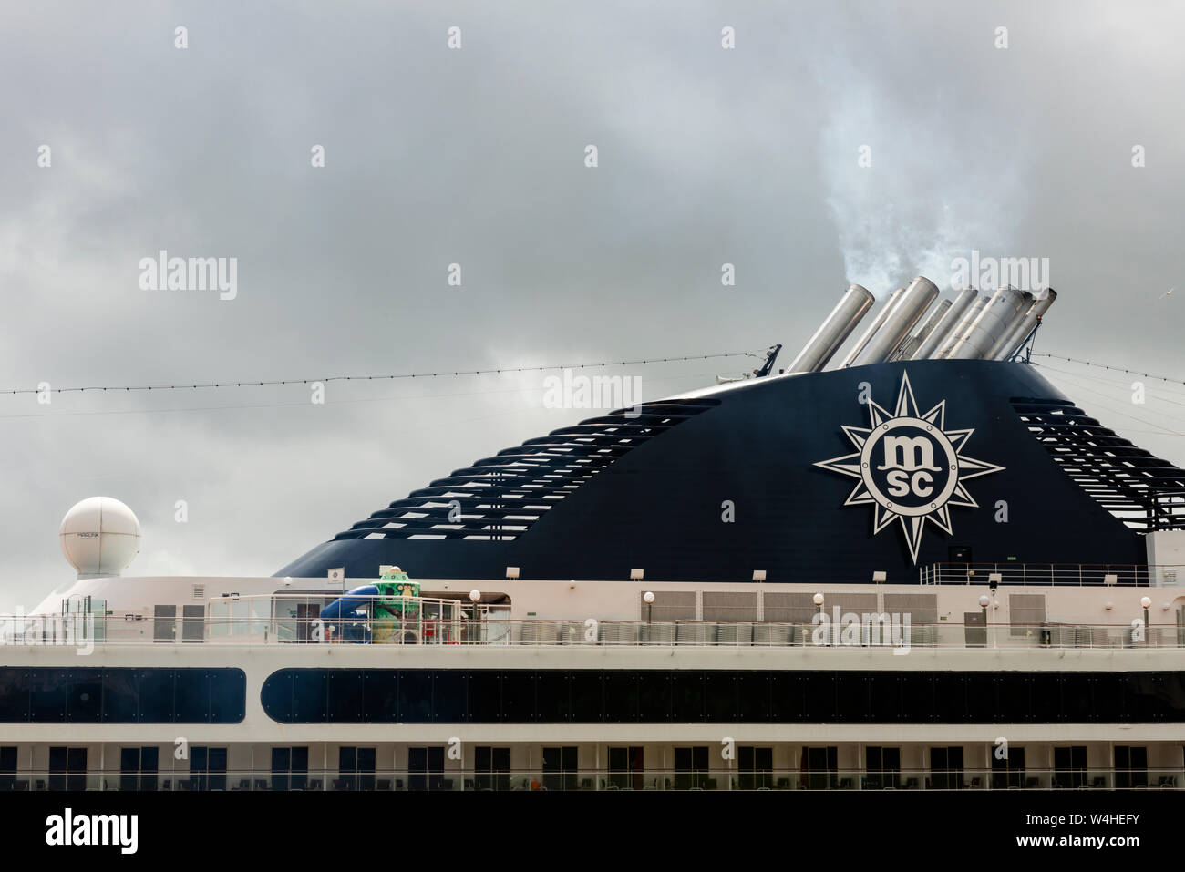Funnels steam ship hi-res stock photography and images - Alamy