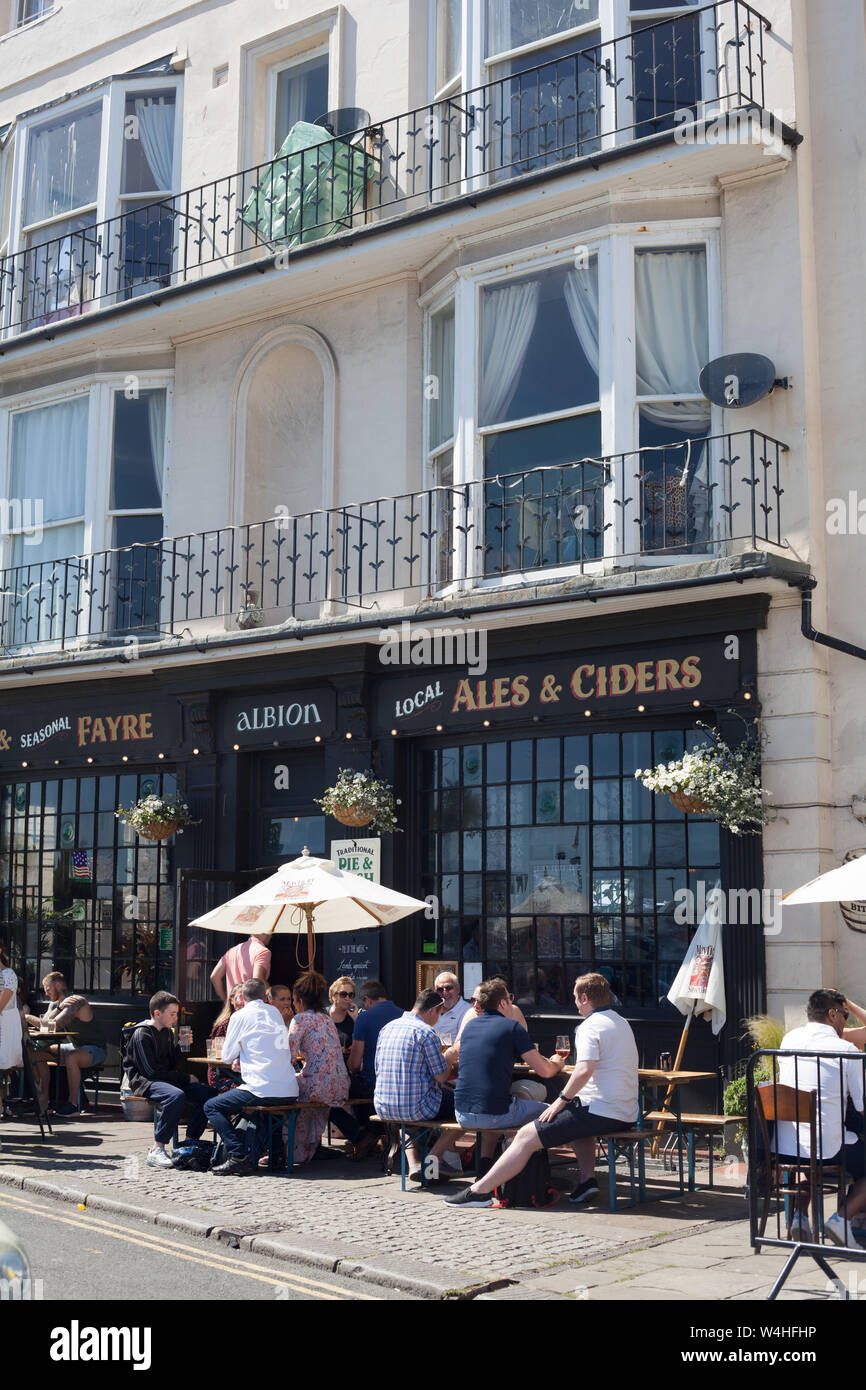 Albion pub hi-res stock photography and images - Alamy