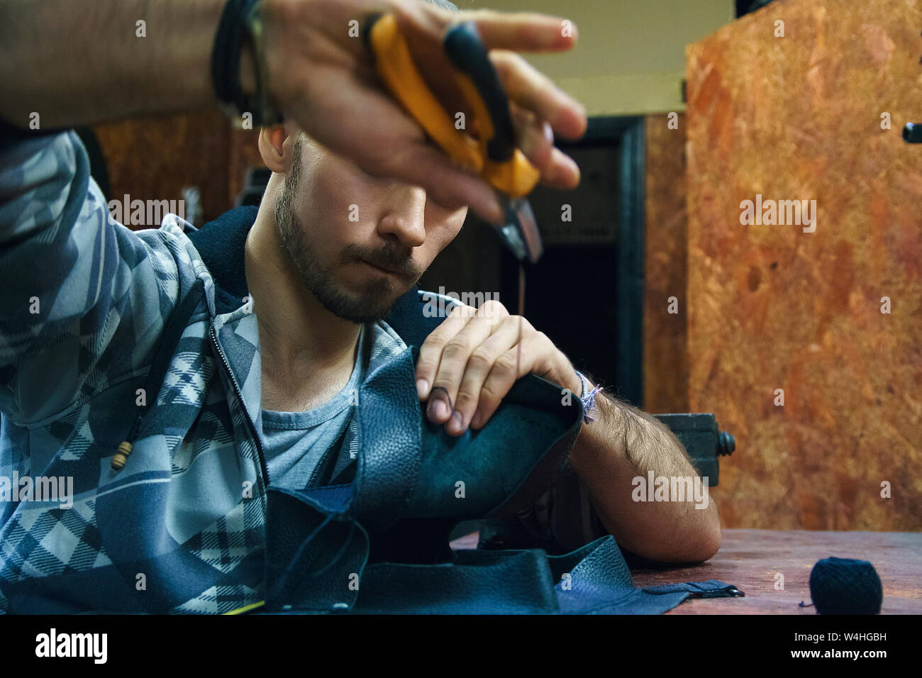 Leatherworker hi-res stock photography and images - Alamy