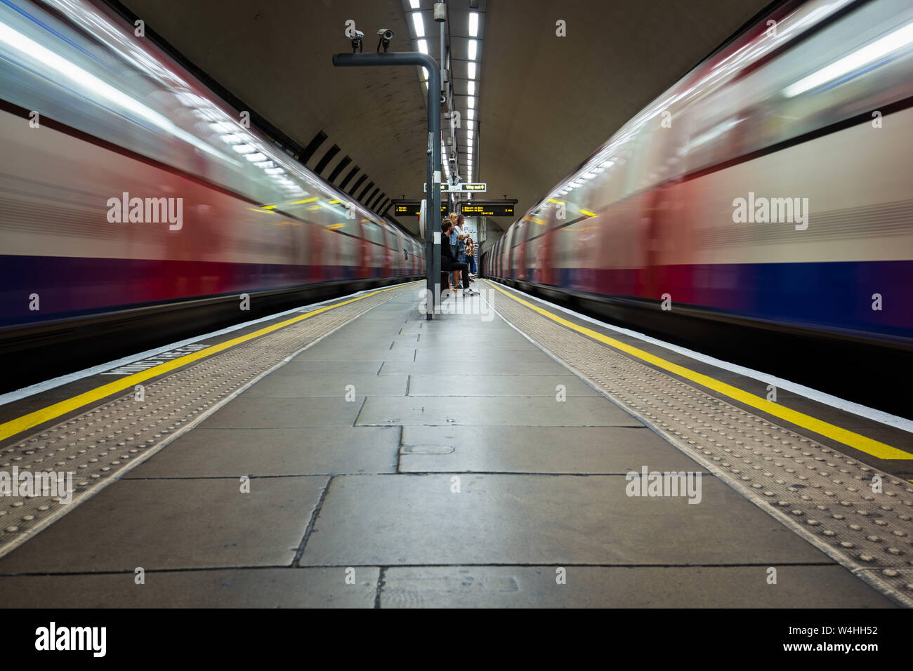 North & South - Clapham North Station Stock Photo - Alamy