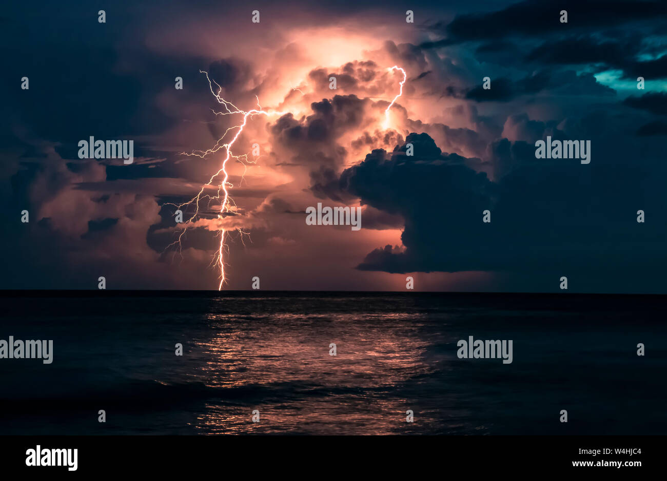 Summer Night Sky Thunderstorm Stock Photo - Alamy