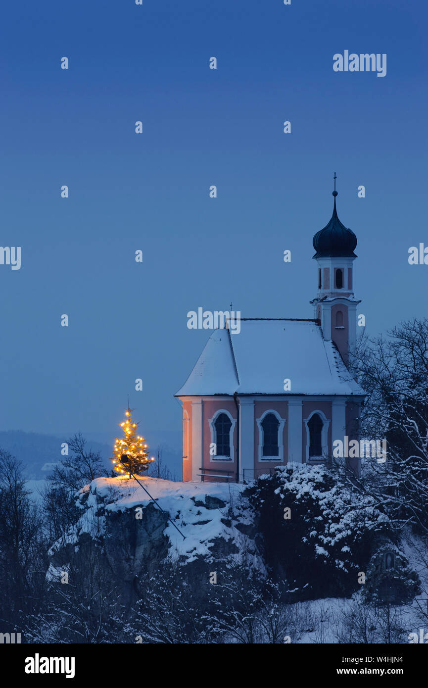 Christmas chapel snow hi-res stock photography and images - Alamy