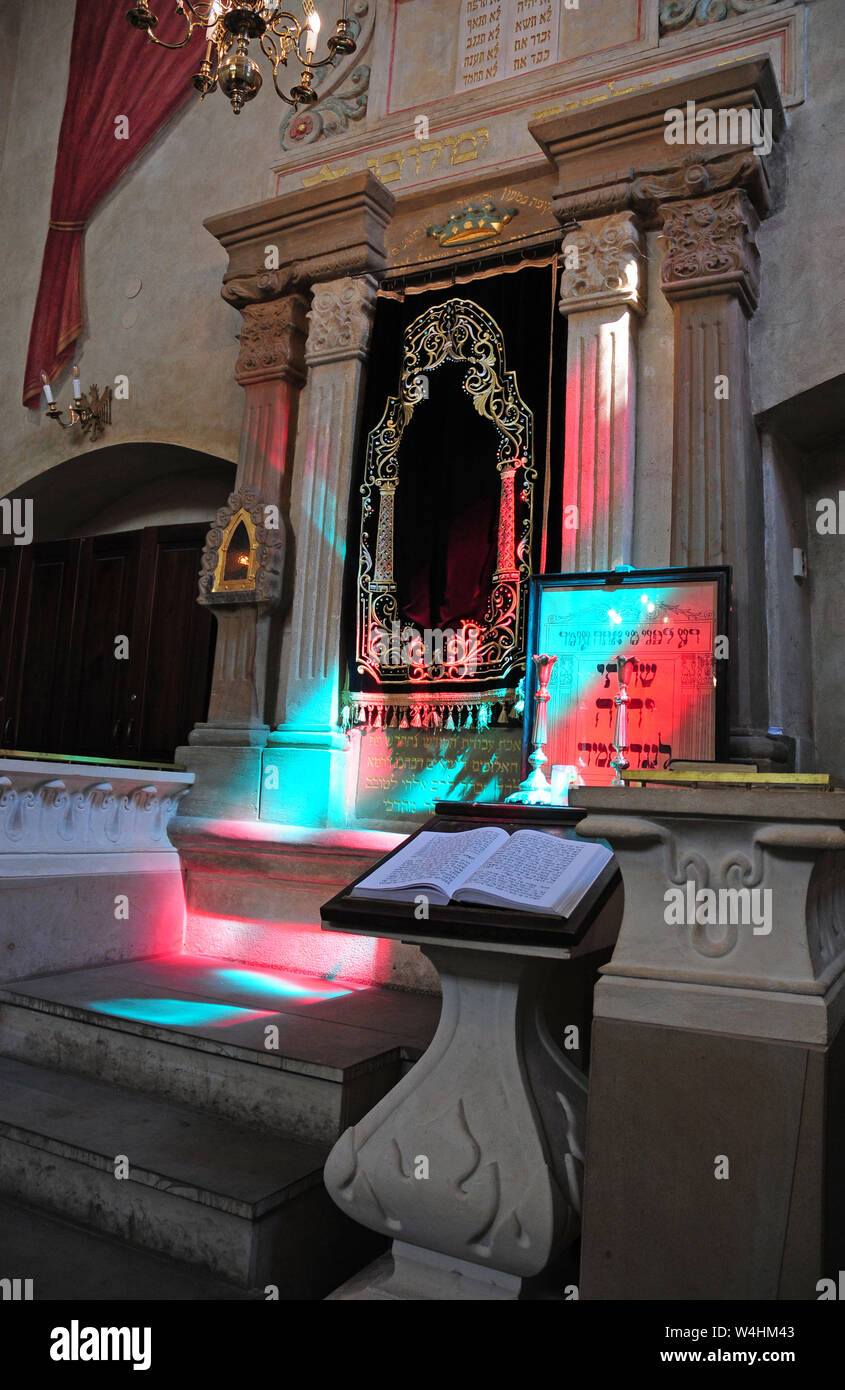 Inside the Remah Synagogue, Jewish Quarter, Krakow Stock Photo - Alamy