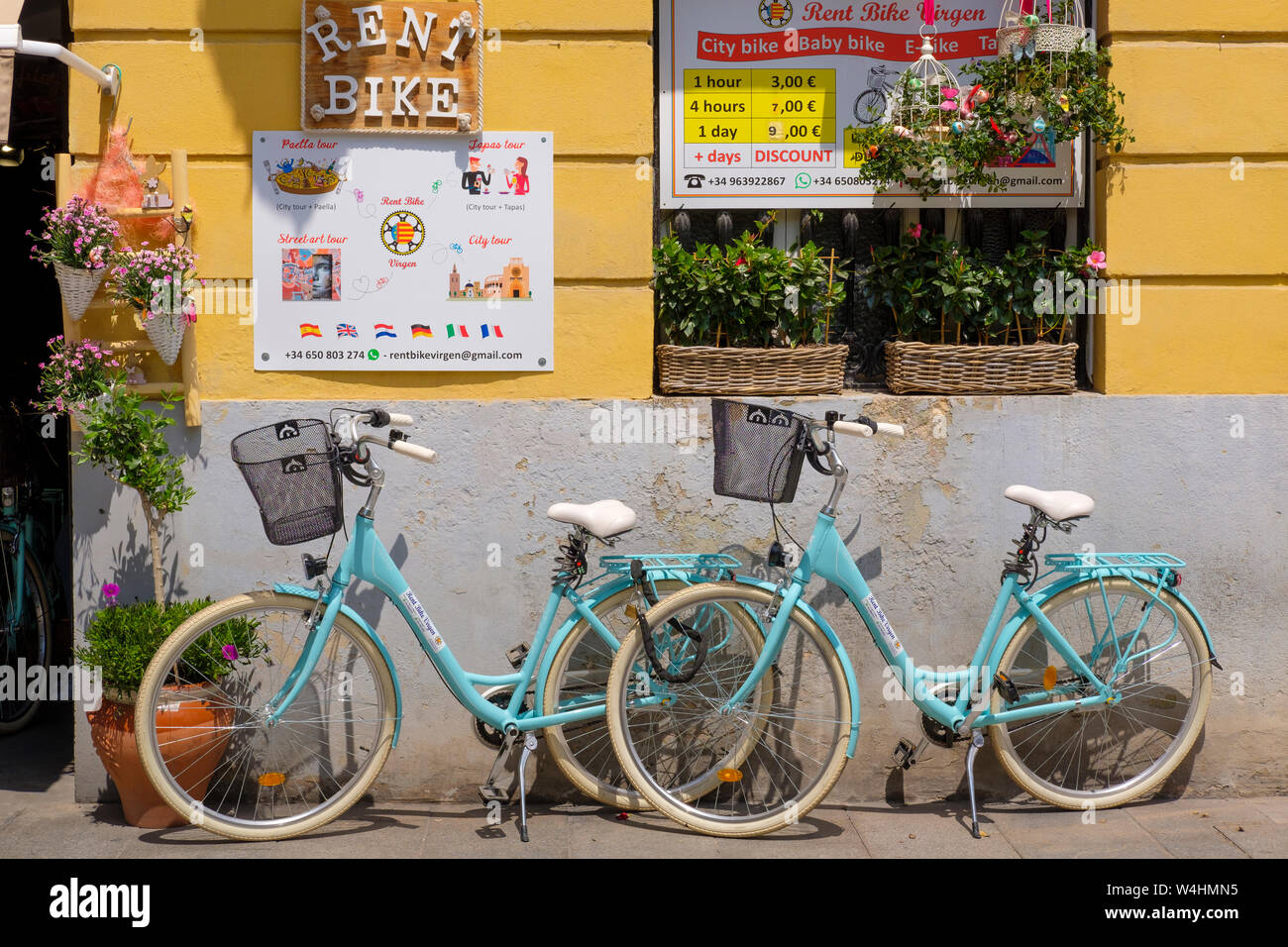 Bike rental shop hi-res stock photography and images - Alamy
