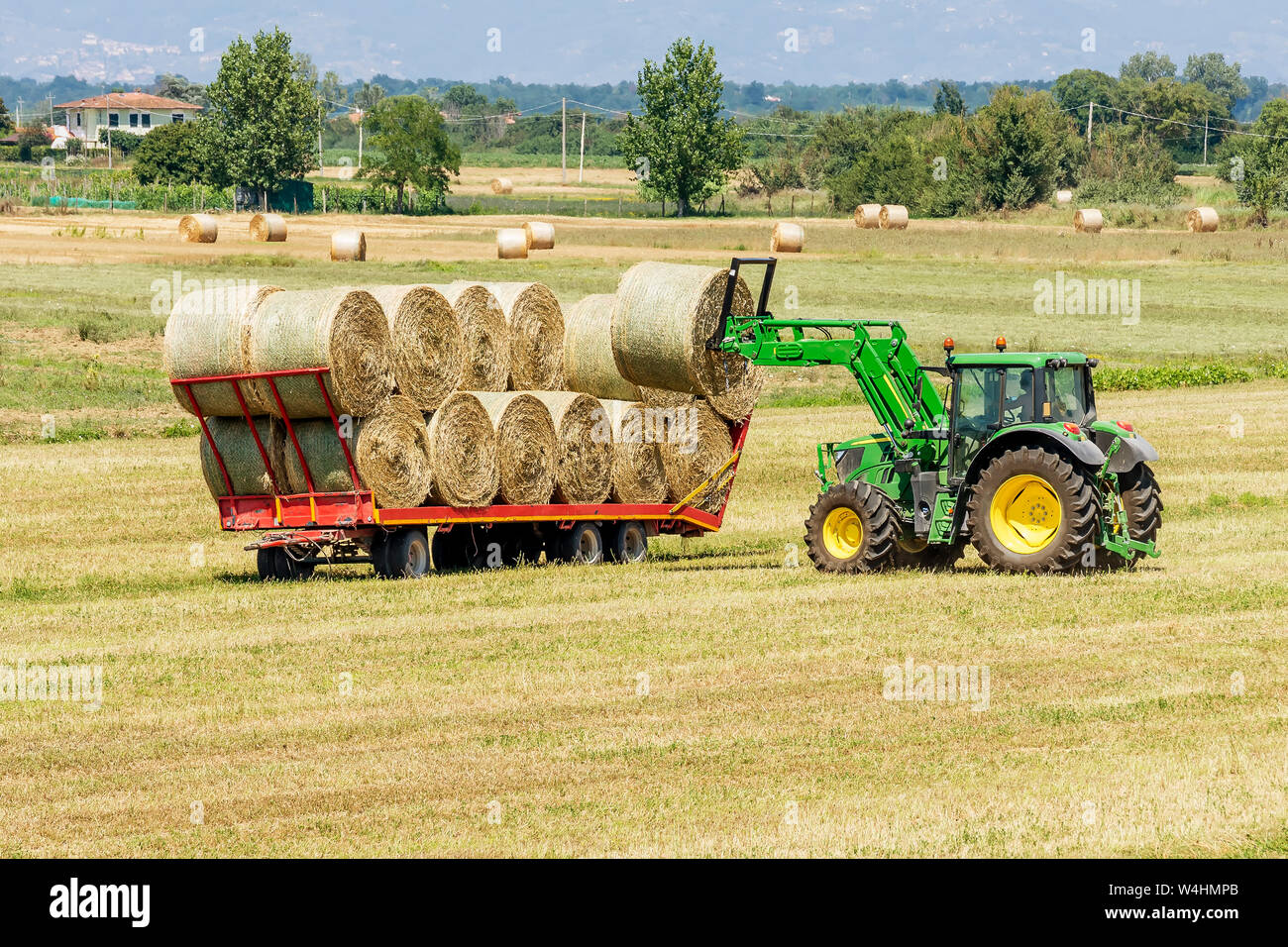 Loading grain lorry hi-res stock photography and images - Alamy