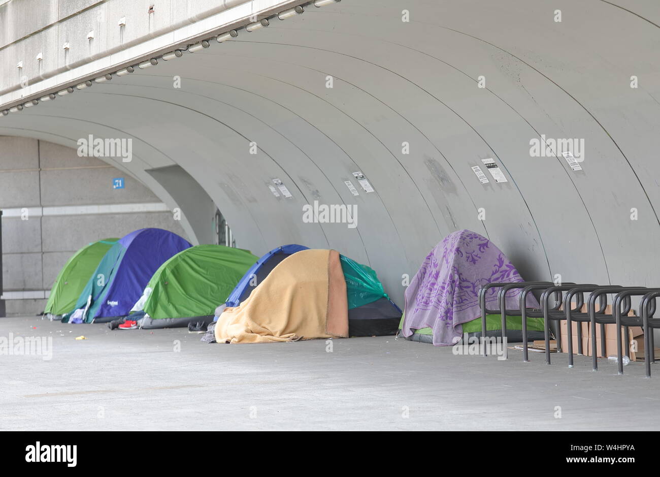 Homeless problem in paris hi-res stock photography and images - Alamy