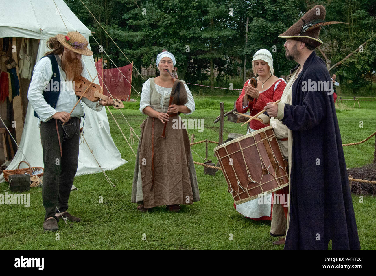Medieval Fiddle High Resolution Stock Photography and Images - Alamy