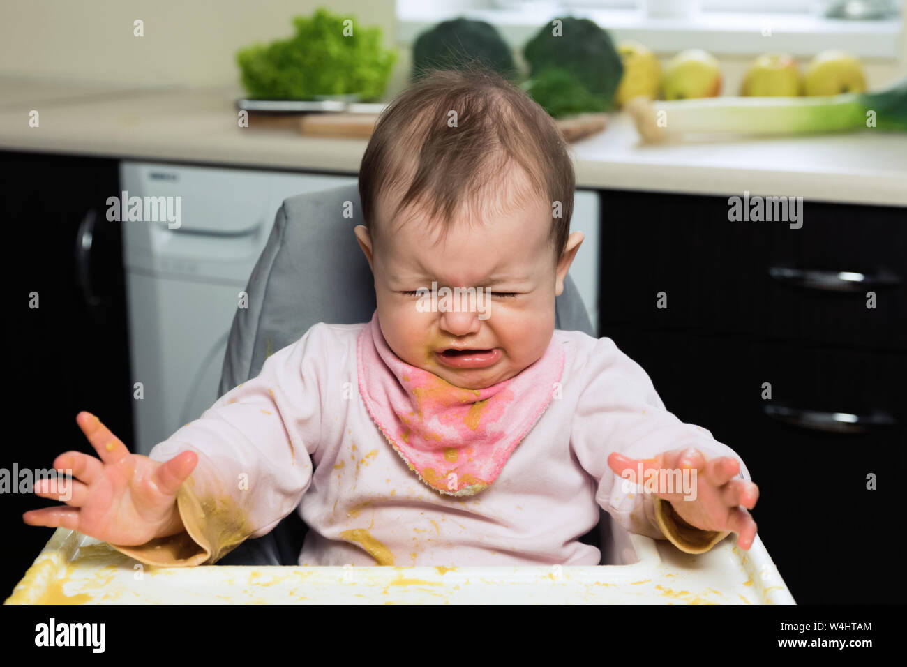 Child crying dinner hi-res stock photography and images - Alamy